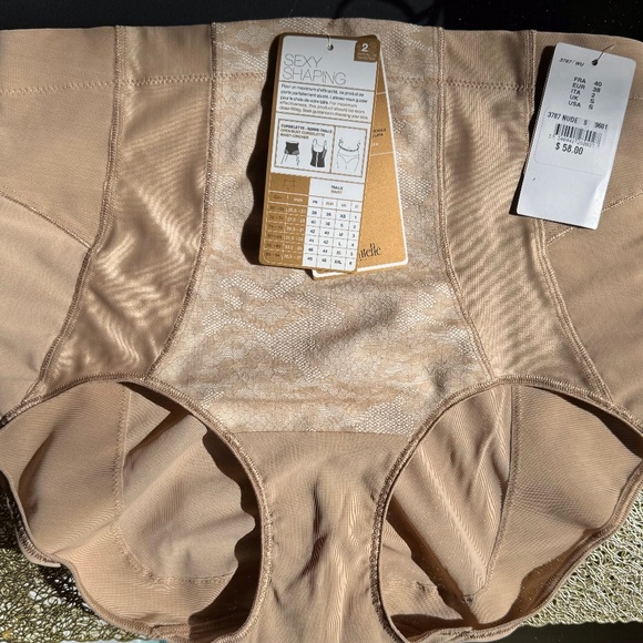 Chantelle | Intimates & Sleepwear | Chantelle Sexy Shaping Sculpted ...